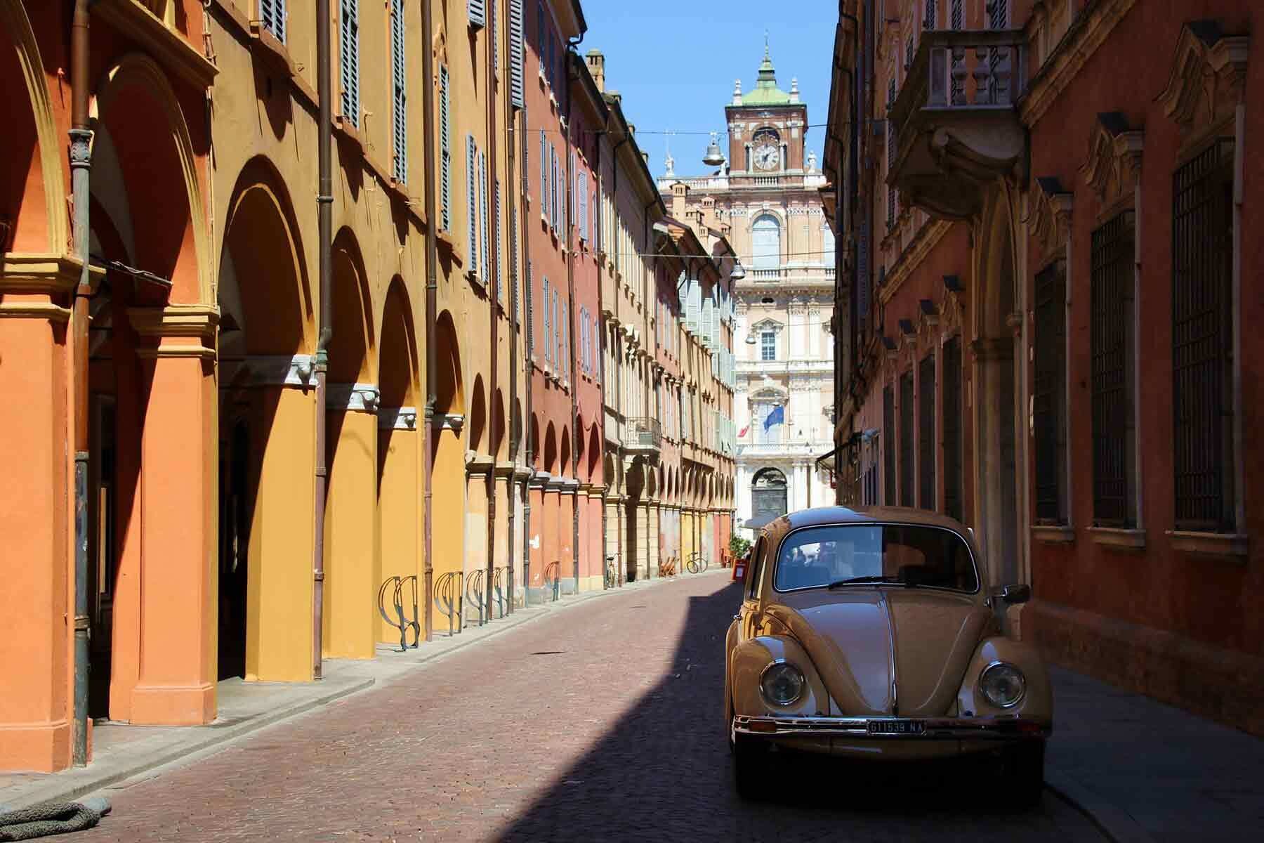 Where to safely park your car in Modena, even for free – Taste Bologna